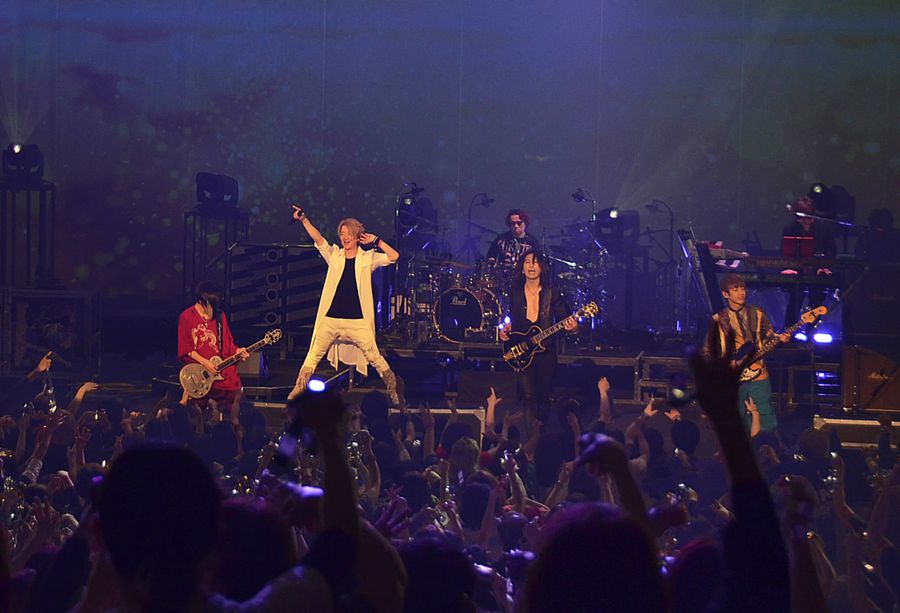 「GLAY」7年ぶり高知公演 満場の歓声で一体感 | 高知新聞