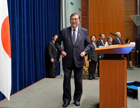 首相、トランプ氏と早期会談意欲 「日米同盟高みに」 | 高知新聞