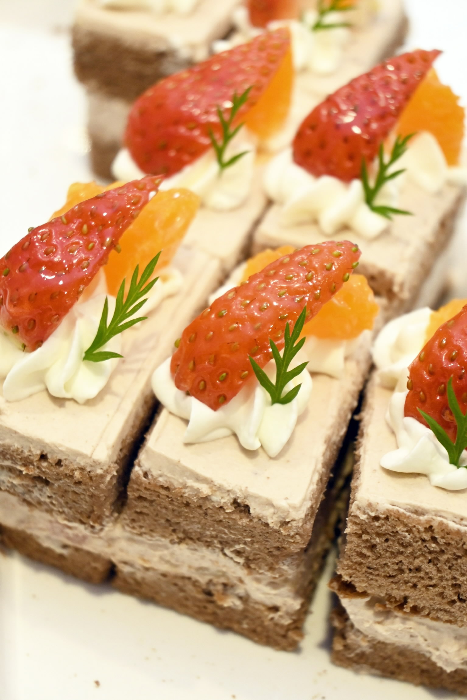 山里に人呼ぶ「スイーツビュッフェ」 西土佐の道の駅の人気イベント 地元食材生かした30種 四万十市 | 高知新聞