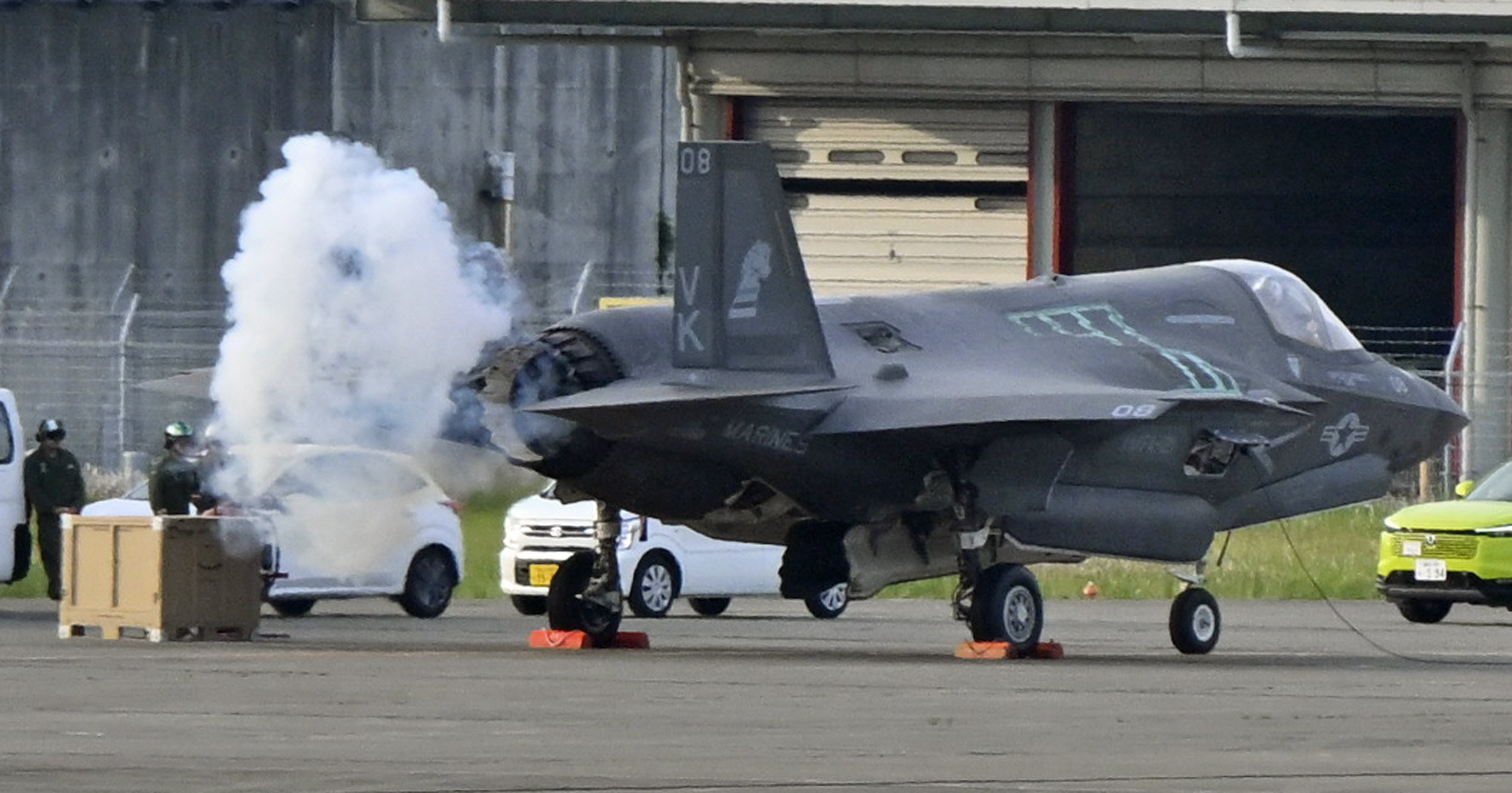 米軍戦闘機、エンジン3度稼働 F35ステルス機、高知龍馬空港着陸40日目 | 高知新聞